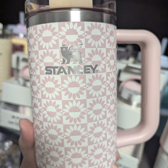 Stanley | Kitchen | New Stanley Cup The Quencher H2 Flowstate Tumbler ...